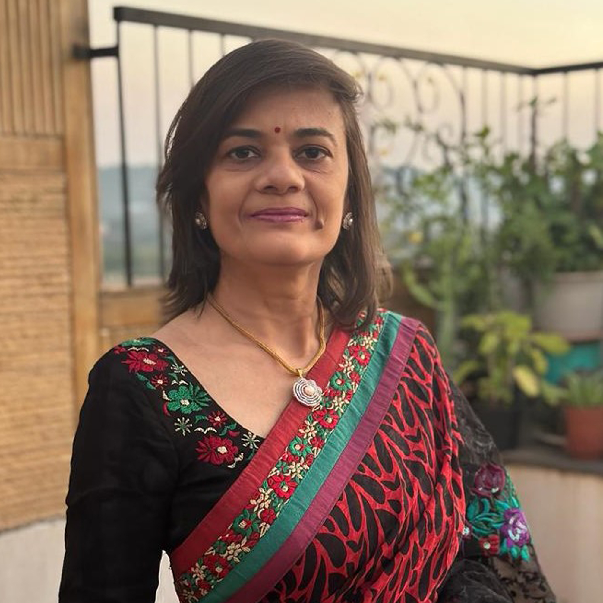 Faculty & Staff - Vishwaniketan Institute of Design